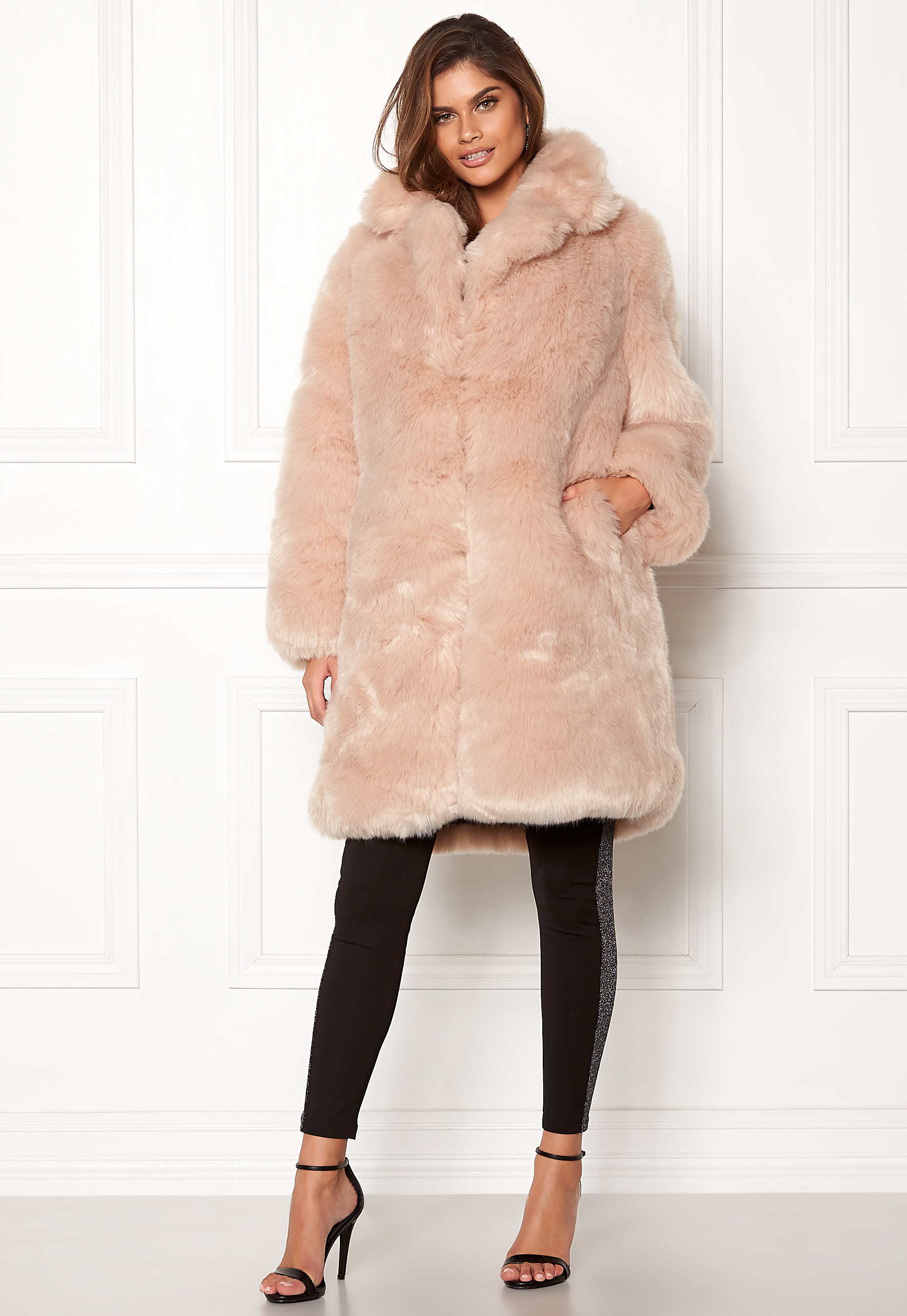 AMO Couture Imperial Faux Fur Long Coat Softy Beige - Bubbleroom