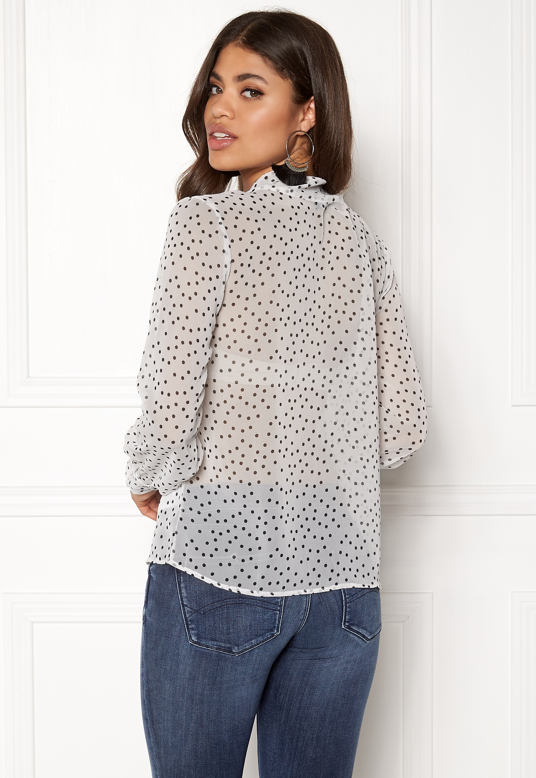 Rut & Circle Janike Knot Blouse White Dot - Bubbleroom